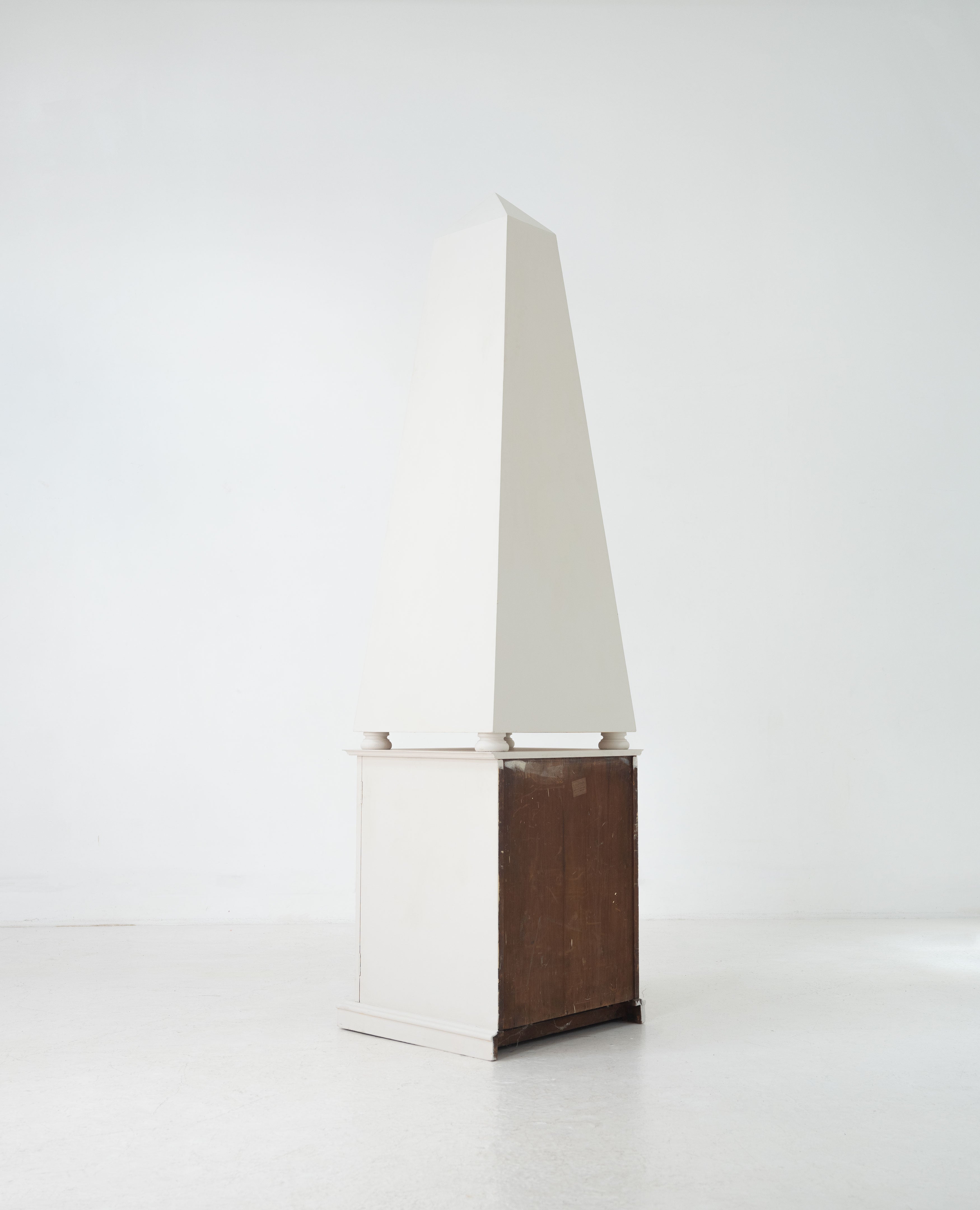 Bespoke Obelisk Cabinet / Bookshelf – Tom Bogle